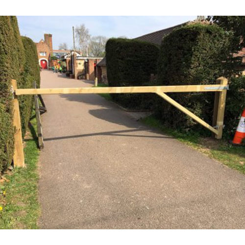 Barrier Gate – Crestala Fencing Centre