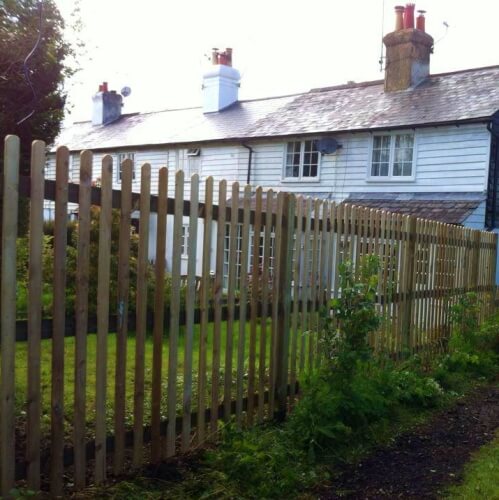 Palisade Fencing Materials & Information for D I Y – Crestala Fencing ...